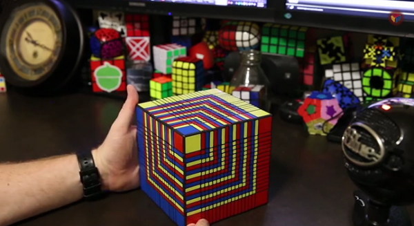 Nyolc óra alatt tudták csak kirakni a világ legnagyobb Rubik kockáját ...